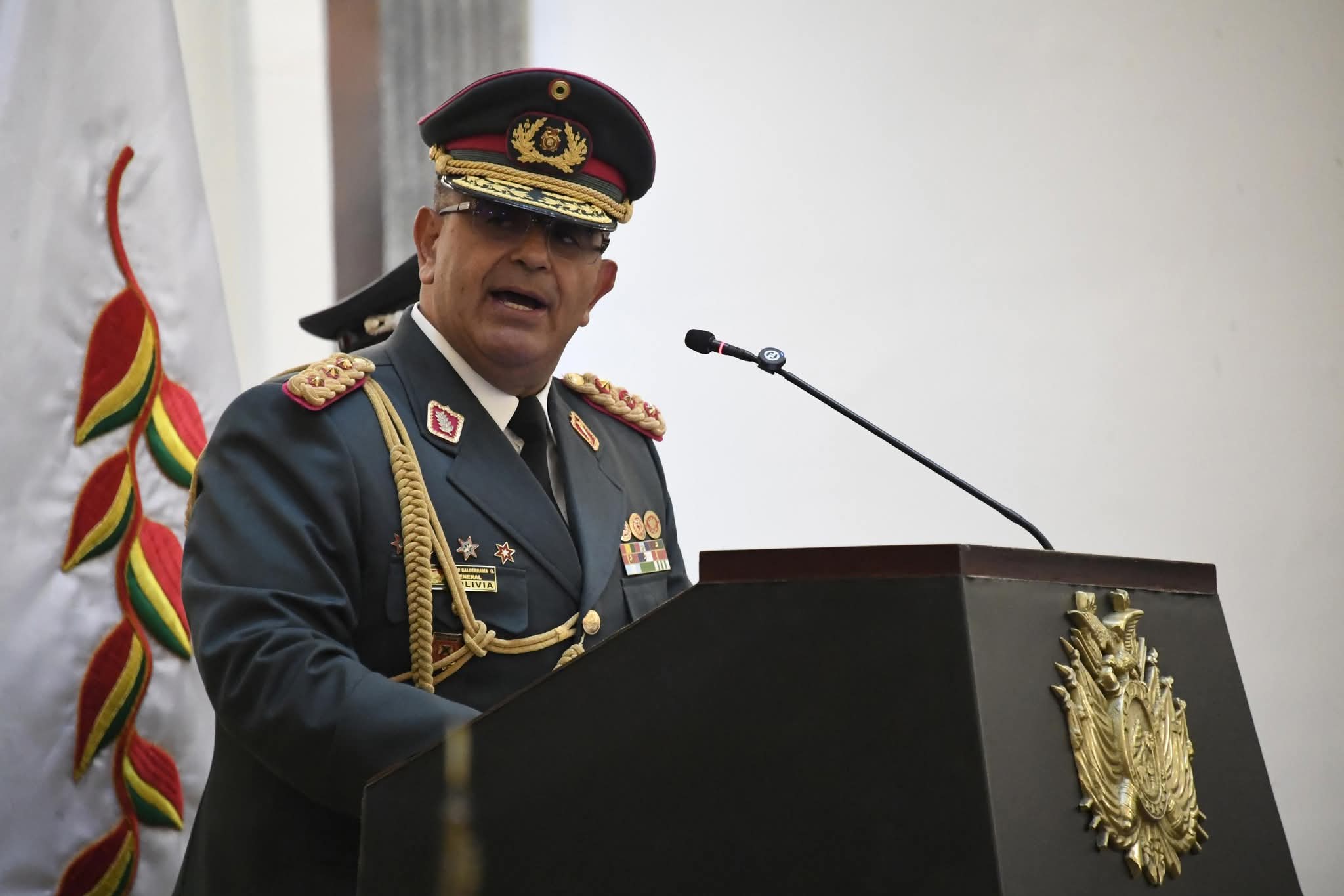 Nuevo comandante en jefe de las FF.AA.: Víctor Hugo Balderrama Quezada ...