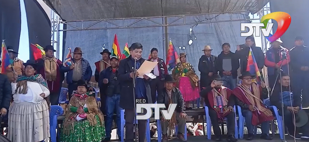 "Cabildo determina renuncia de Rodrigo Paz, masificar bloqueos y ...